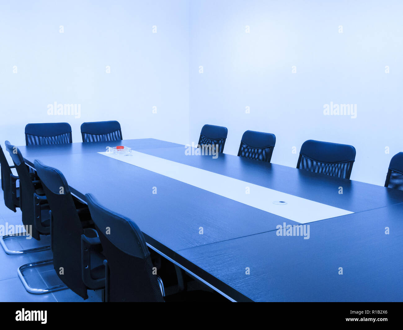 Conference room tables and chairs Stock Photo - Alamy
