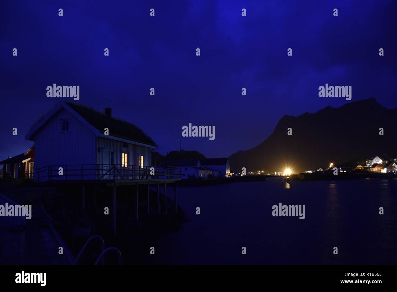 Norwegen, Reine, Moskenes, Lofoten, Abend, Nacht, Dorf, Stadt ...