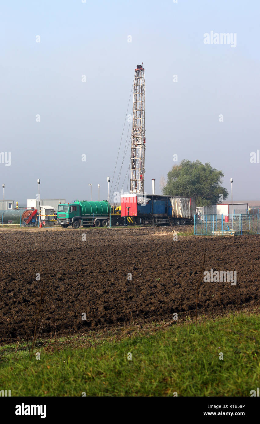 Oil drill pipe truck hi-res stock photography and images - Alamy