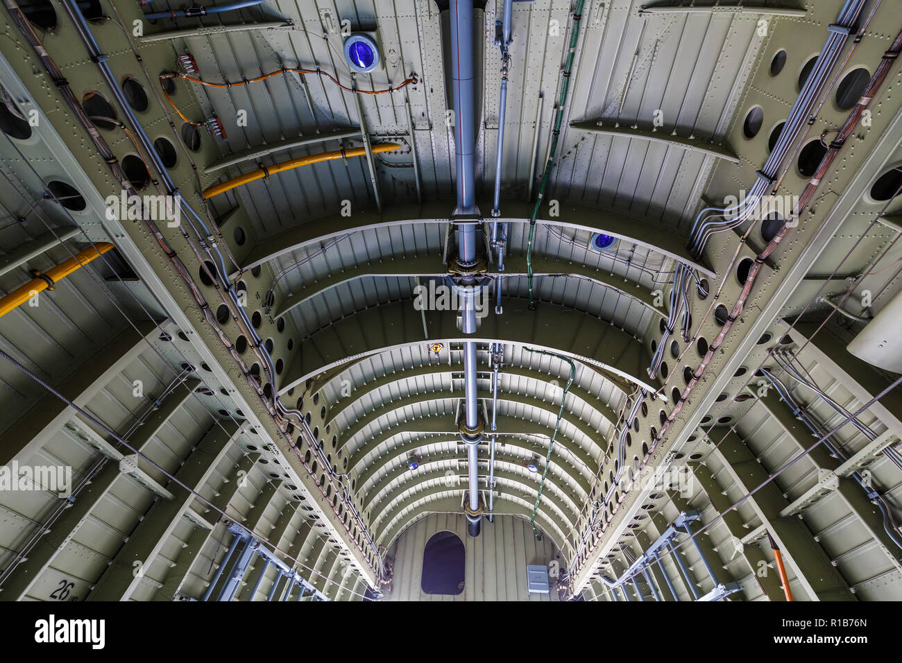 Aircraft ground wire hi-res stock photography and images - Alamy