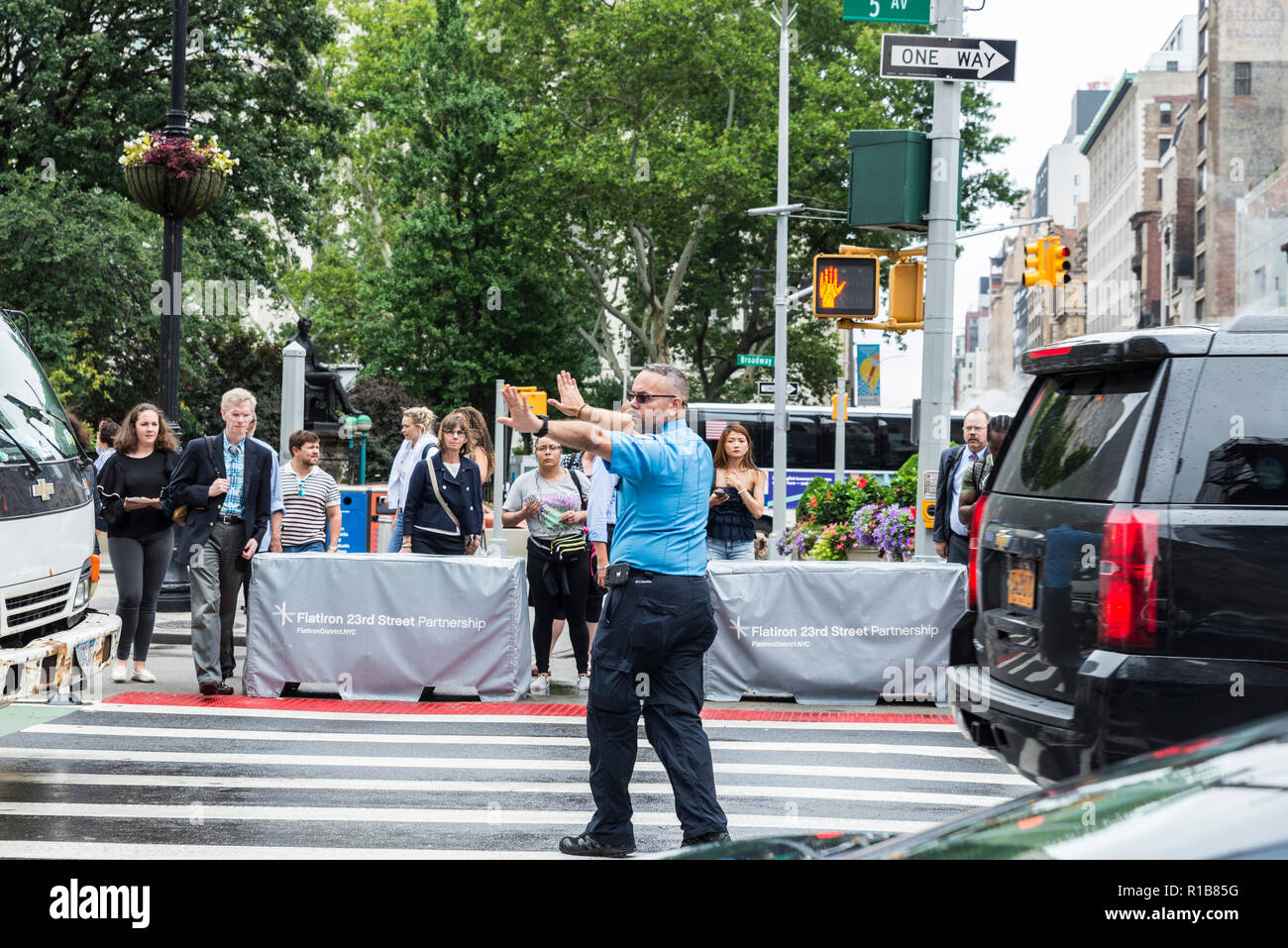 Traffic policeman hand stop sign hi-res stock photography and images ...
