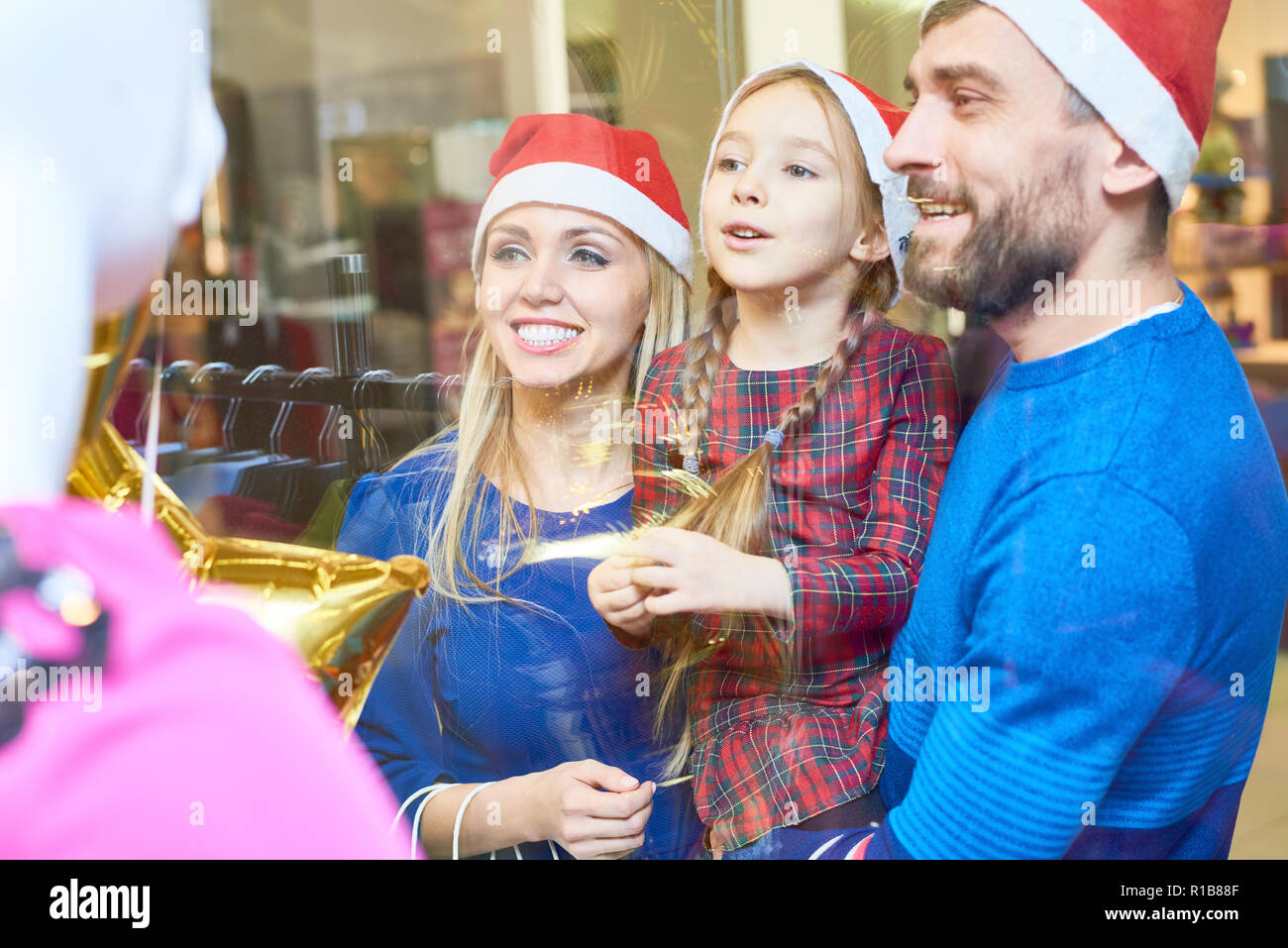 Shopping mall santa hi-res stock photography and images - Alamy