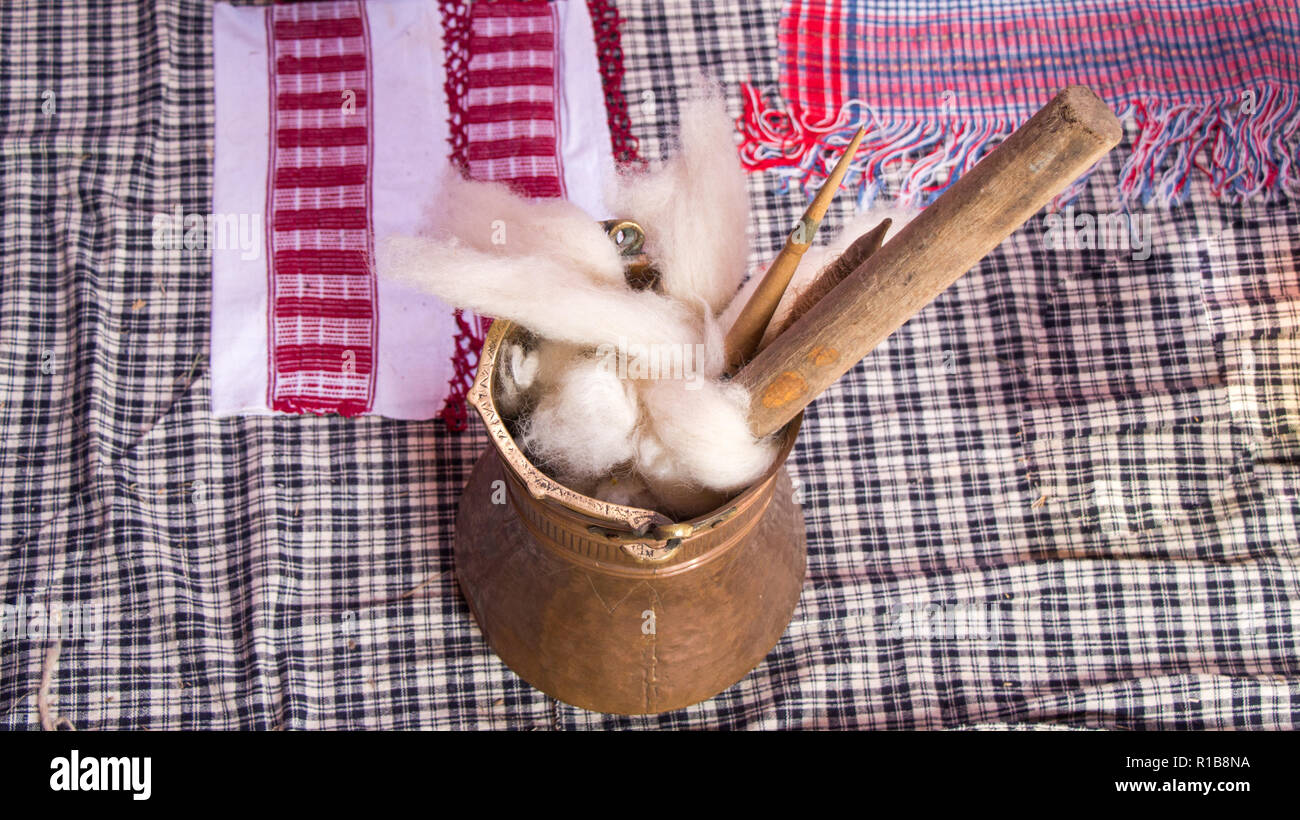 Heap of wool as a texture background Stock Photo - Alamy