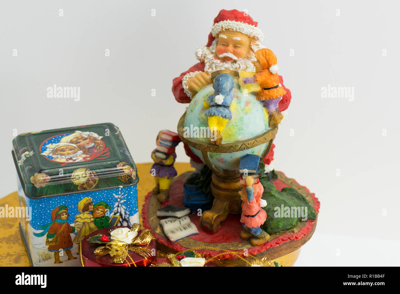 Father christmas ornament hi-res stock photography and images - Alamy