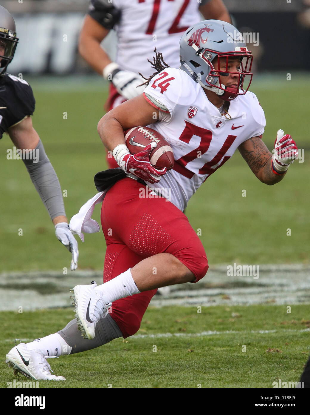 The Second Half. 10th Nov, 2018. Washington State running back Keith ...