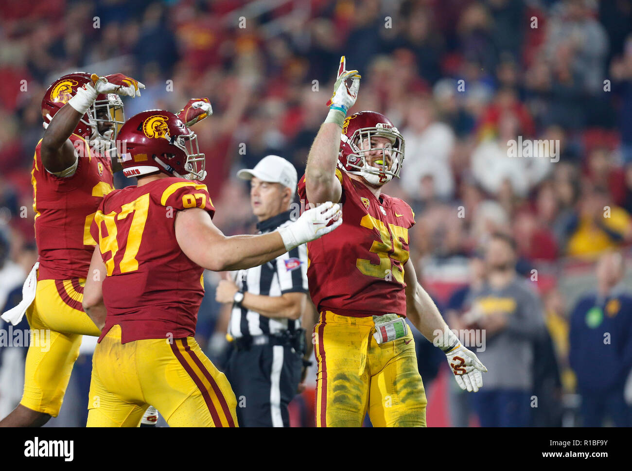 November 10, 2018 USC Trojans linebacker Cameron Smith #35 celebrates a ...