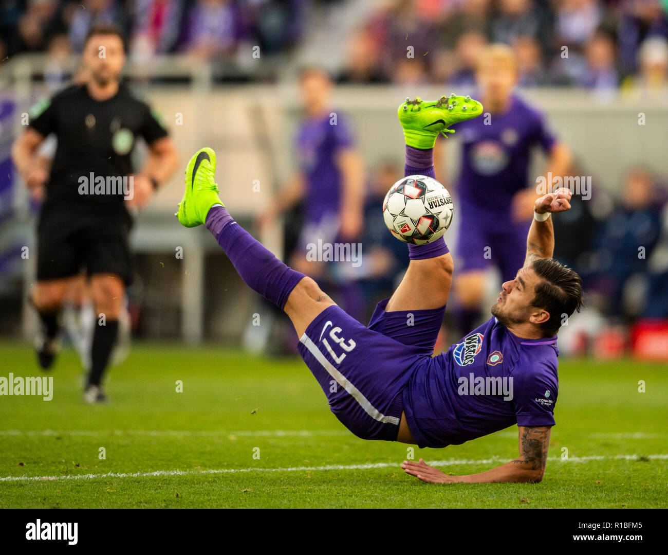 Aue, Germany. 10th Nov, 2018. Soccer: 2nd Bundesliga, FC Erzgebirge Aue ...