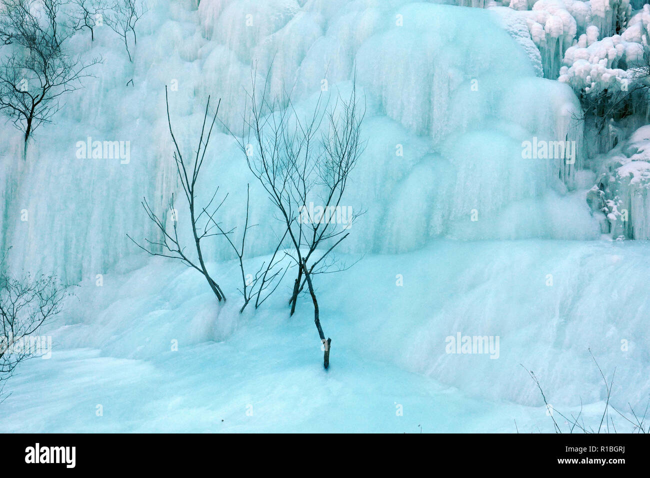 Beijing, Beijing, China. 11th Nov, 2018. Beijing, CHINA-The waterfall ...