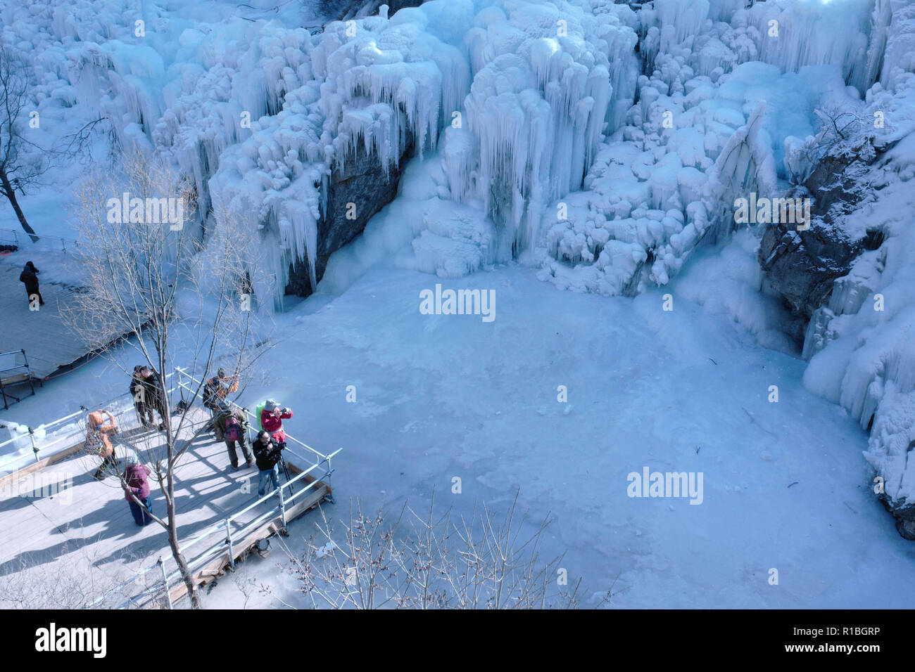 Beijing, Beijing, China. 11th Nov, 2018. Beijing, CHINA-The waterfall ...