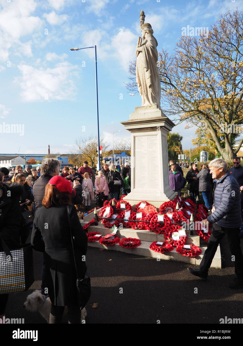 Sheerness, Kent, UK. 11th Nov, 2018. Sheerness in Kent was packed with ...