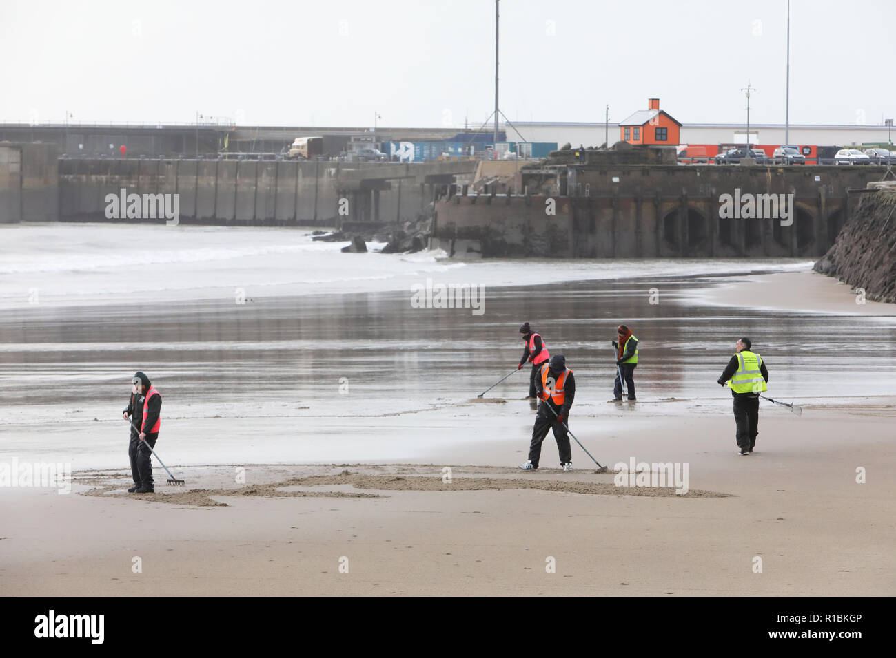 Pages of the sea danny boyle hi-res stock photography and images - Alamy
