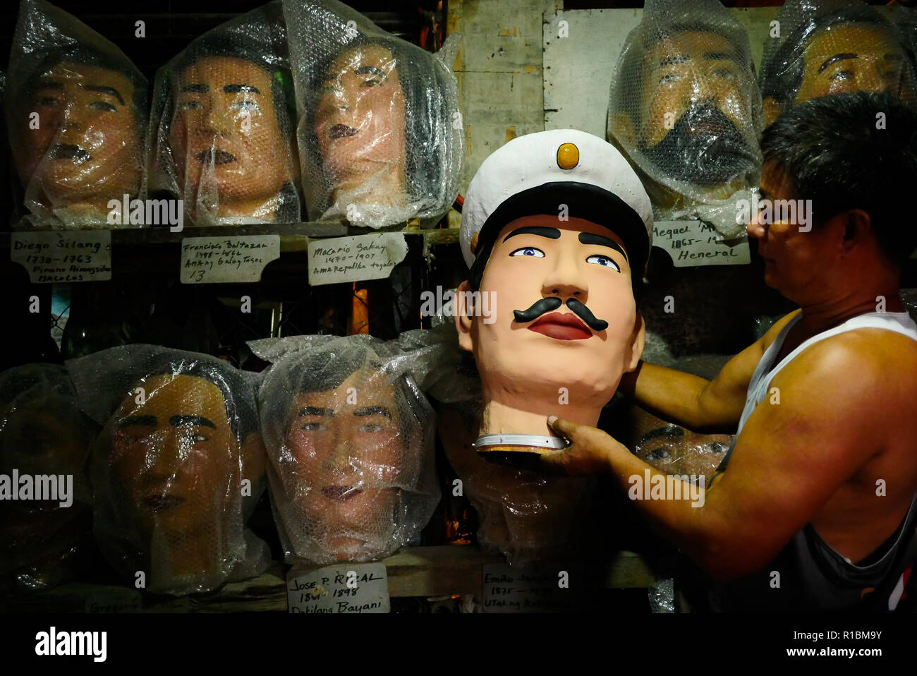 Angono, Rizal, Philippines. 11th Nov, 2018. Before the Higantes ...