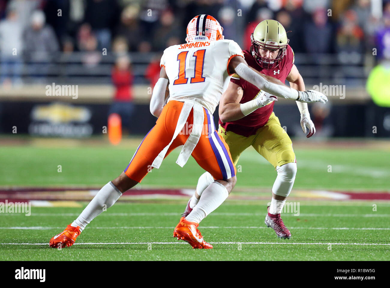 Isaiah simmons clemson hi-res stock photography and images - Alamy