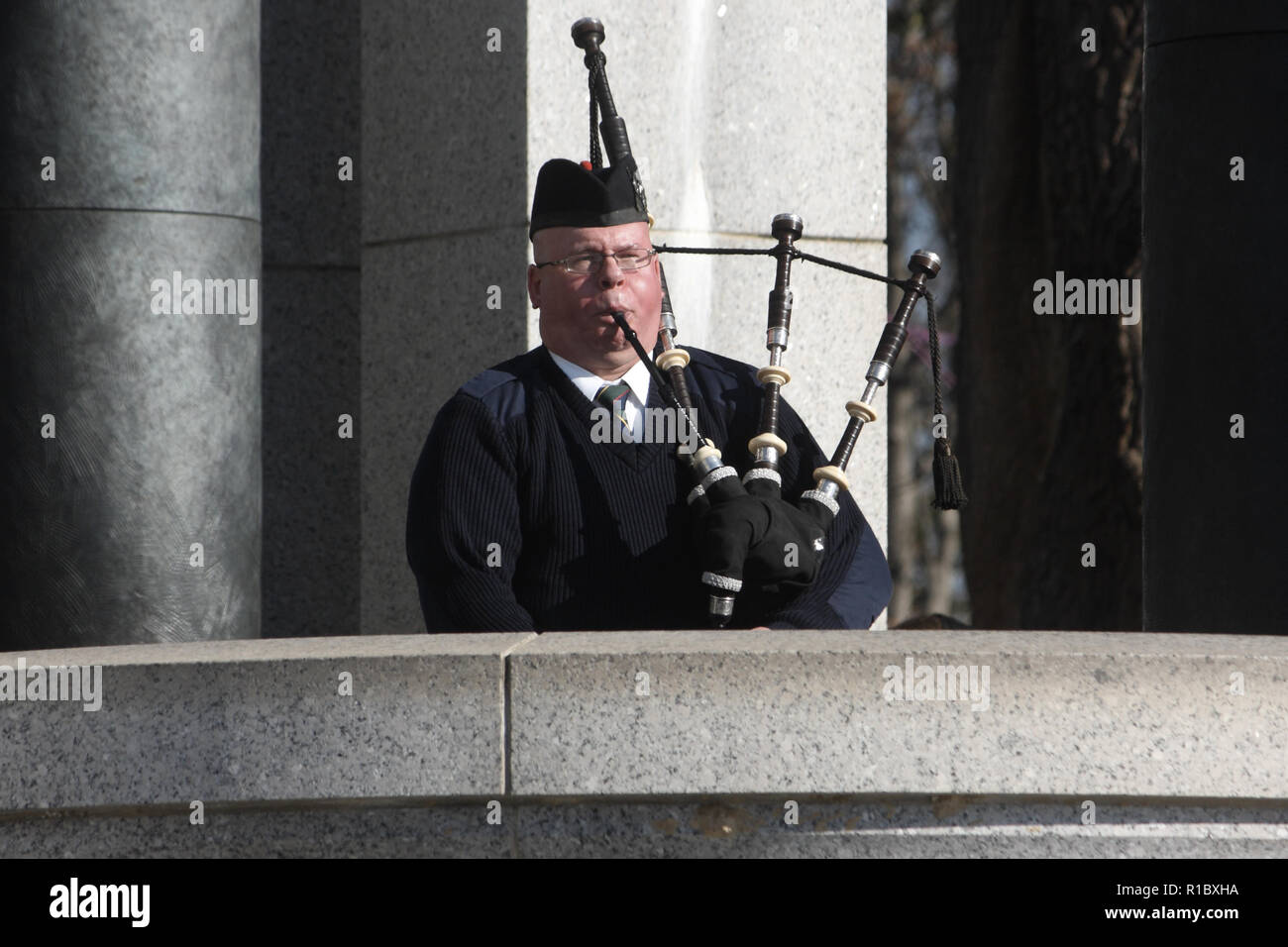 Washington, DC, USA. 11th Nov, 2018. A bagpiper playing during the ...