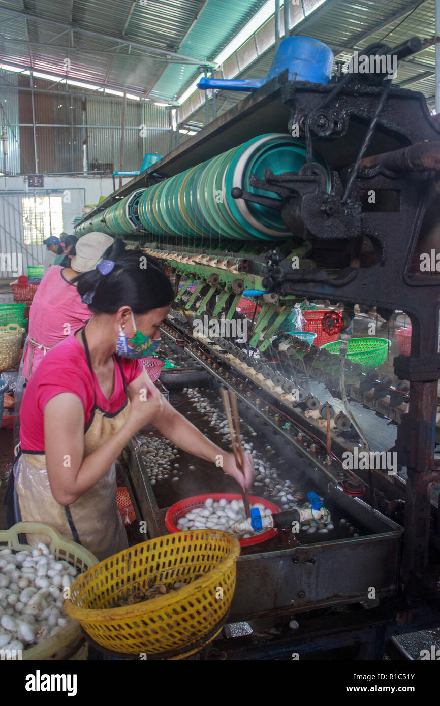 Women working in textile factory hi-res stock photography and images ...