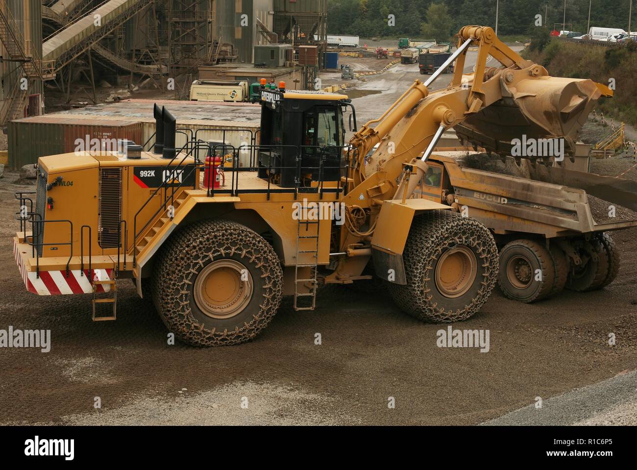Caterpillar 992k wheel loader hi-res stock photography and images - Alamy