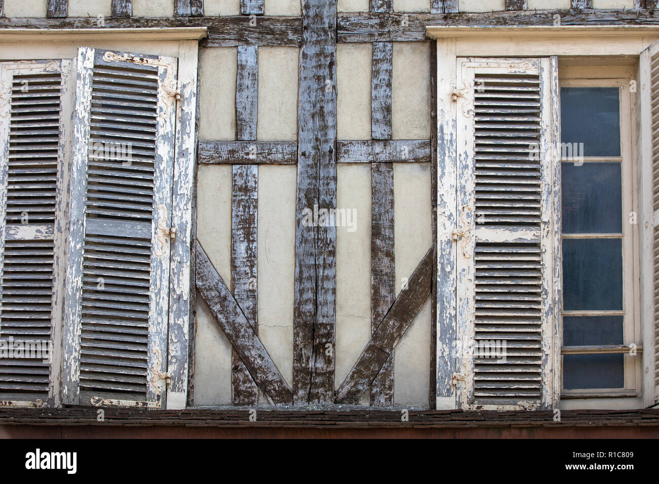 Ancient half-timbered buildings in Troyes. Aube, Champagne-Ardenne ...
