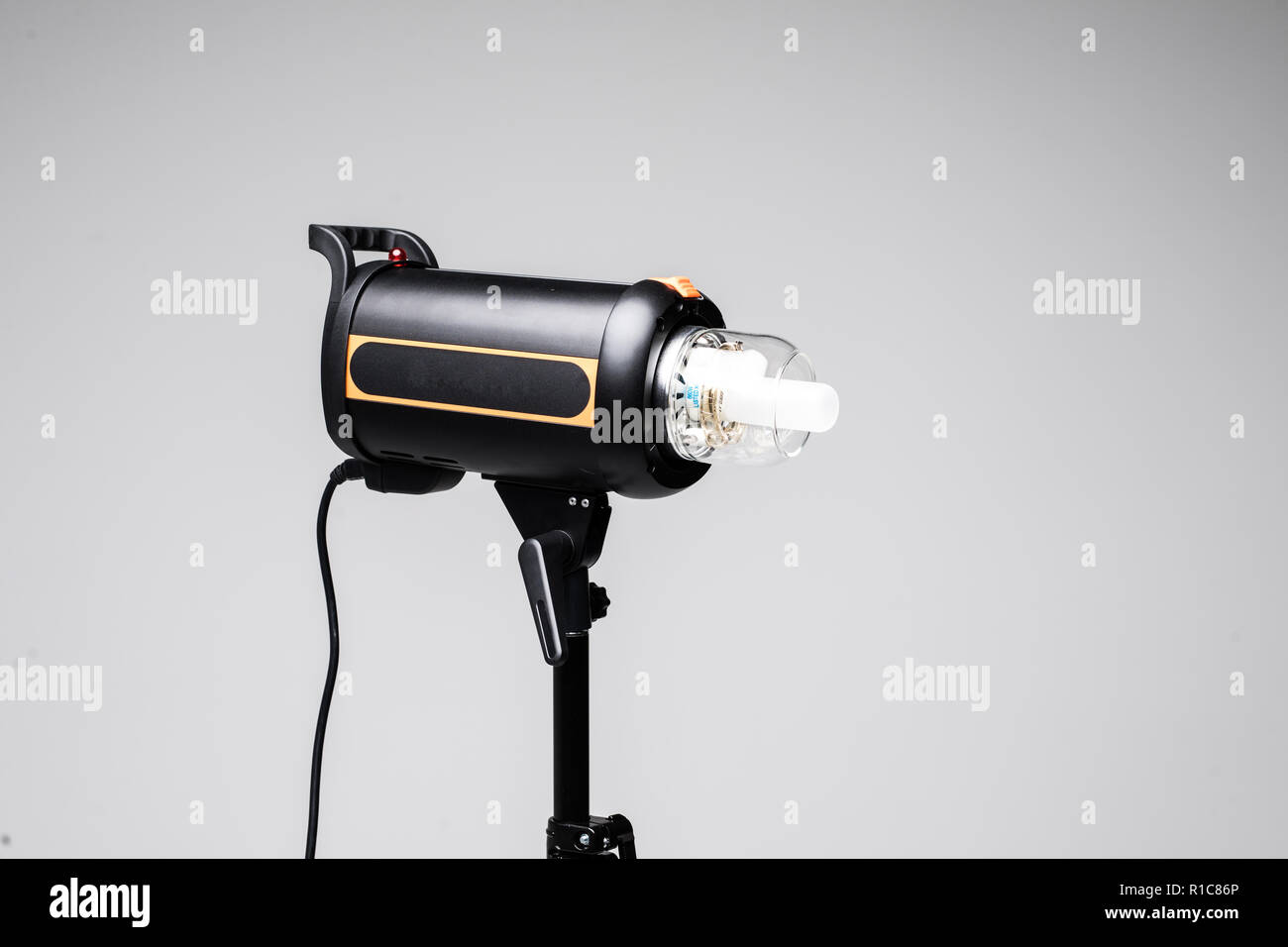 Photo flash lighting equipment isolated on white background Stock Photo ...