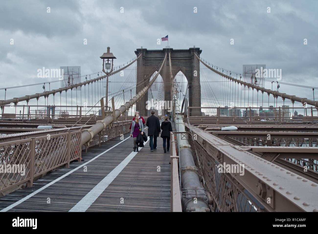 Brooklyn Bridge - Welcome to New York City. This is NYC Stock Photo - Alamy
