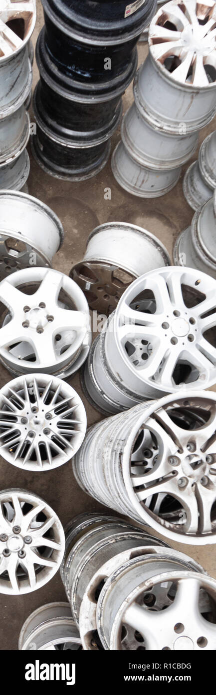 Auto parts market. Car wheels are on the ground Stock Photo - Alamy