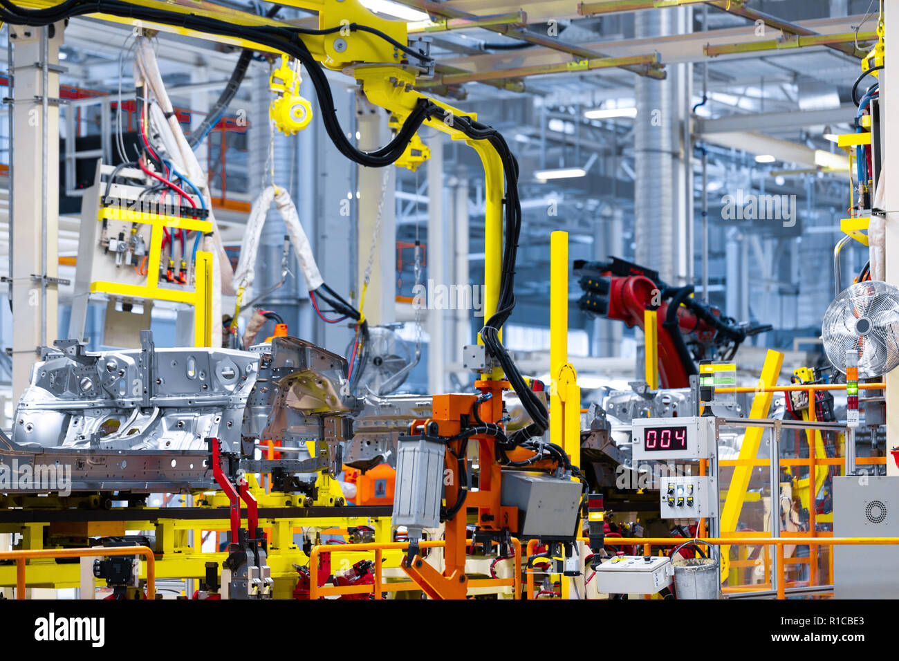 Wheelbarrow robot hi-res stock photography and images - Alamy