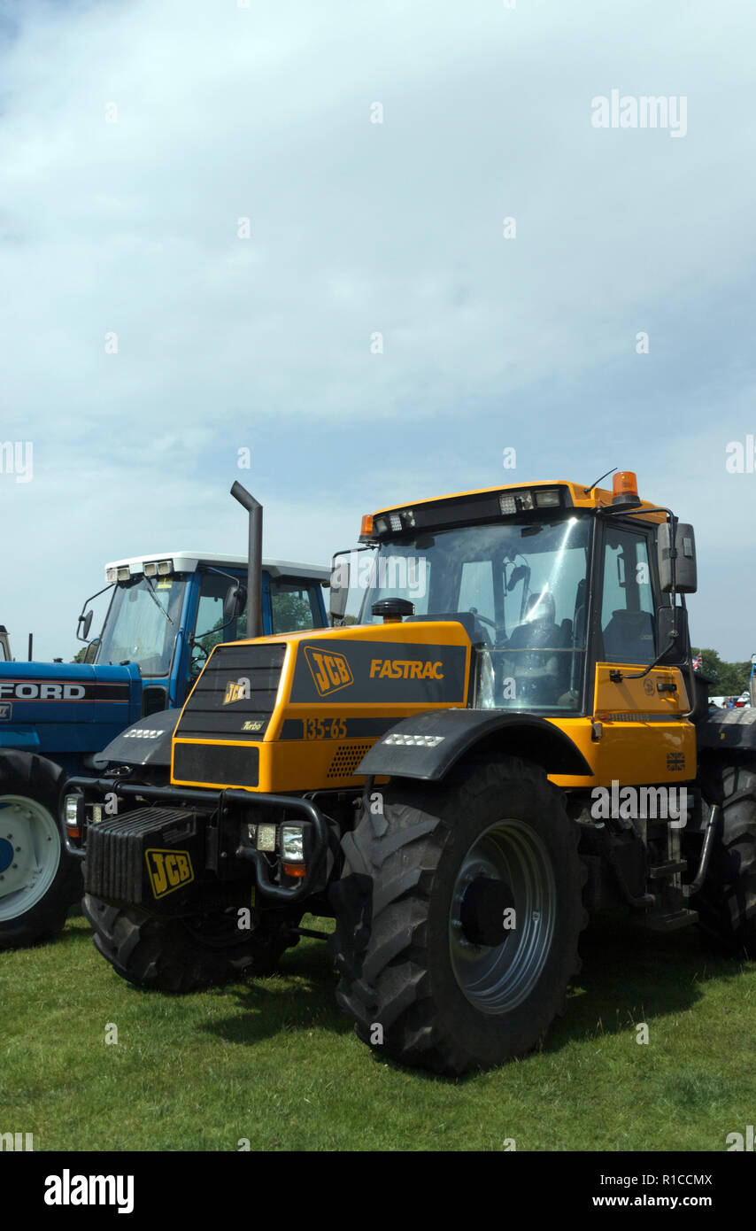 JCB Fastrac Tractor Stock Photo - Alamy