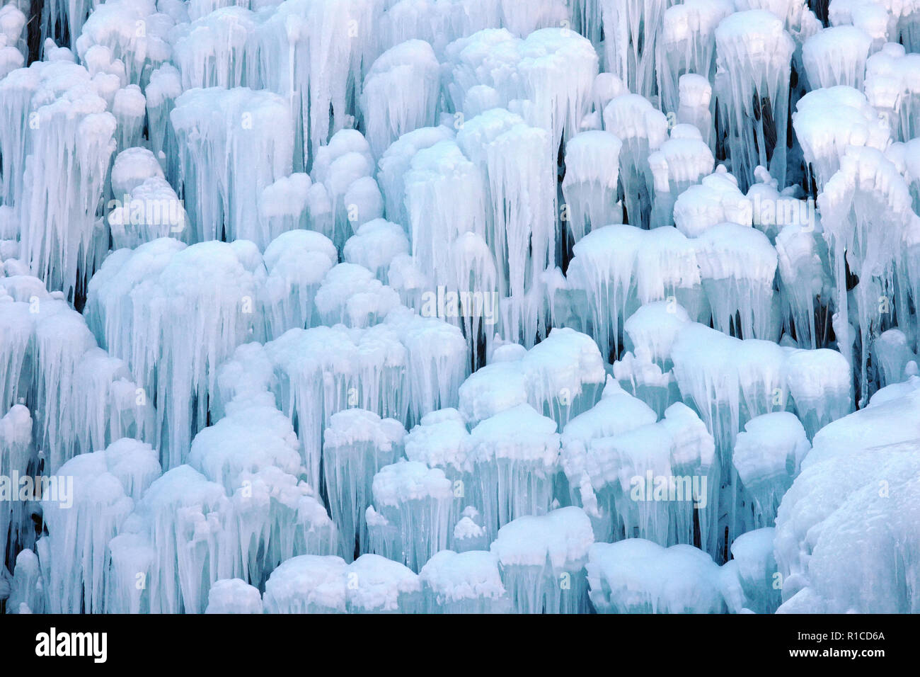 Beijing, China. 11th Nov, 2018. The waterfall is frozen during winter ...
