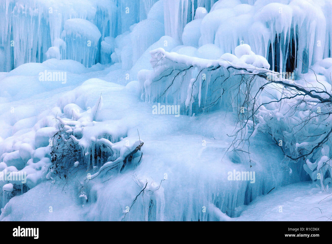 Beijing, China. 11th Nov, 2018. The waterfall is frozen during winter ...