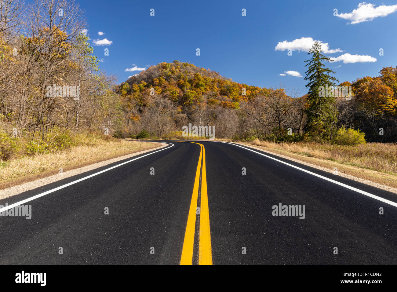 Scenic hill hi-res stock photography and images - Alamy