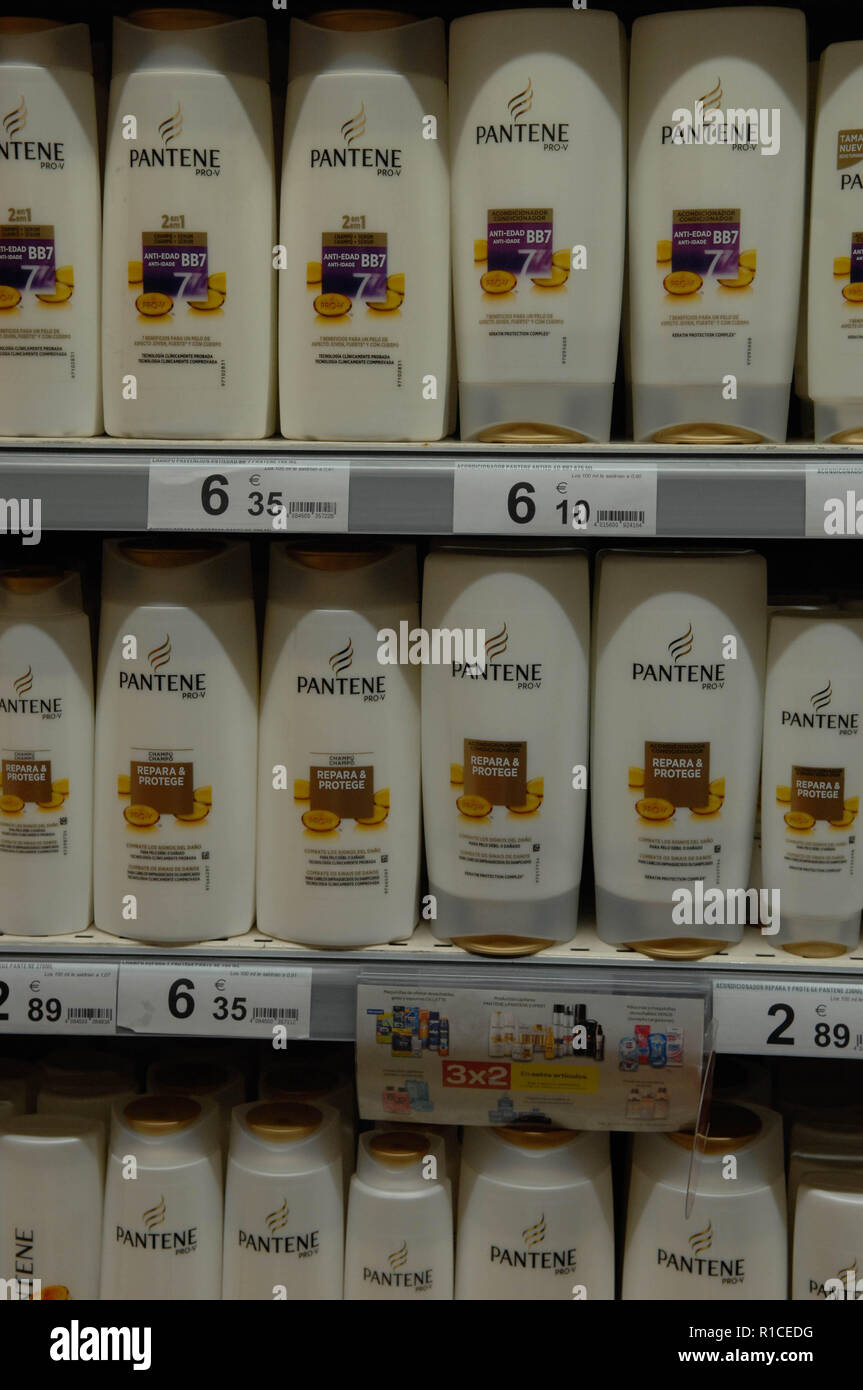 Pantene shampoo hi-res stock photography and images - Alamy