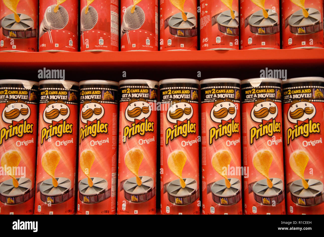 Pringles original flavour chips hi-res stock photography and images - Alamy