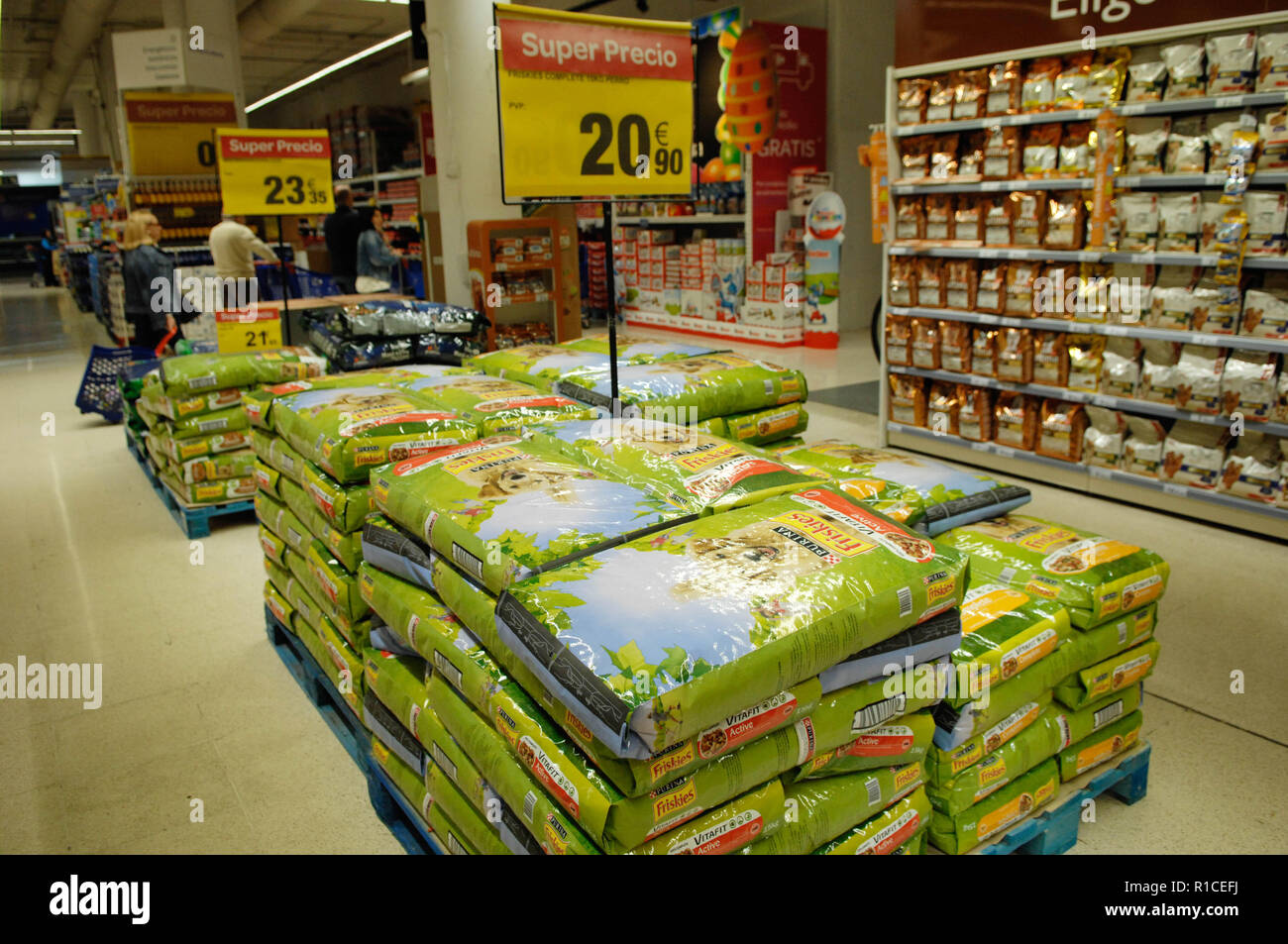 Carrefour bag hi-res stock photography and images - Alamy