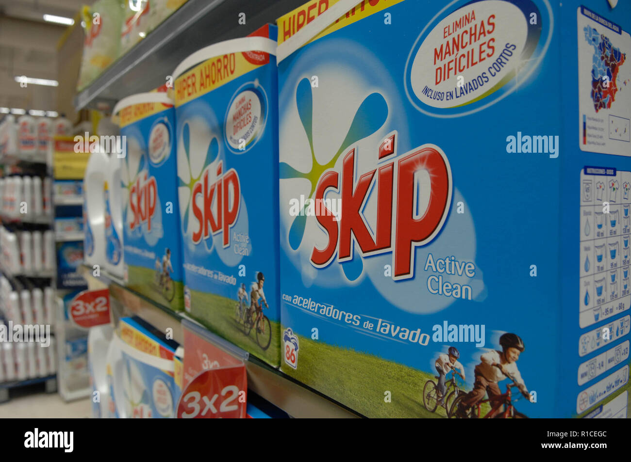 Clothes skip hi-res stock photography and images - Alamy