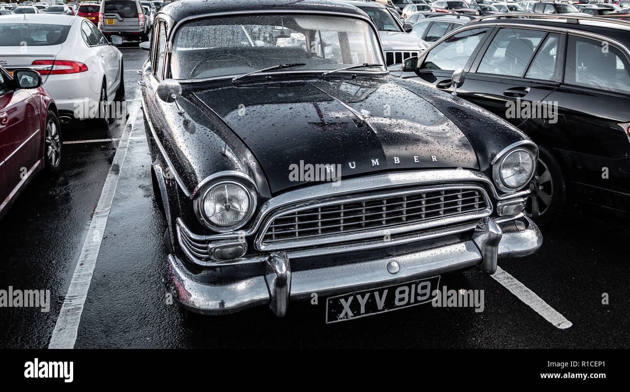 A classic Humber car parked in a busy car park Stock Photo - Alamy