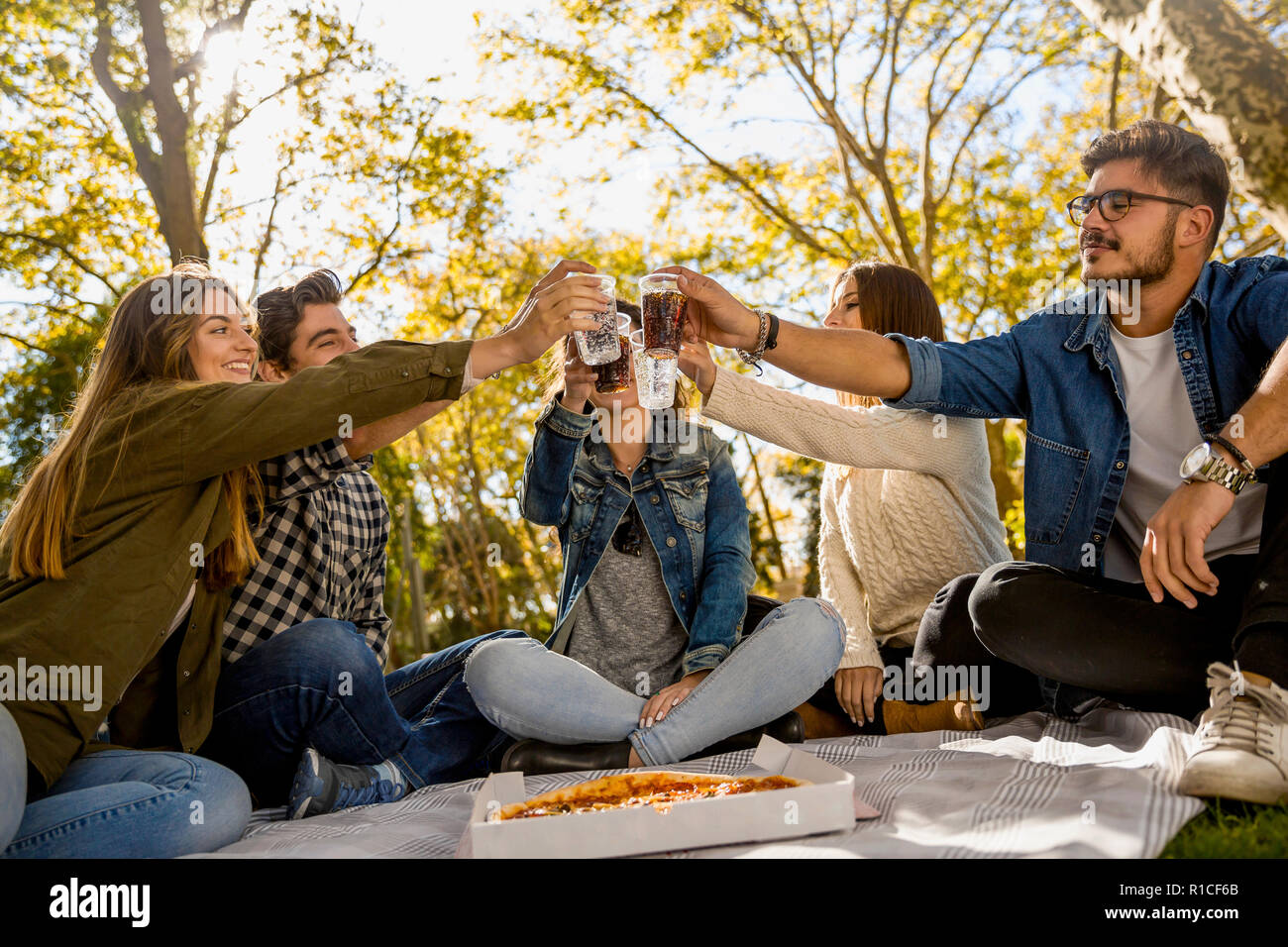Toast friendship hi-res stock photography and images - Alamy