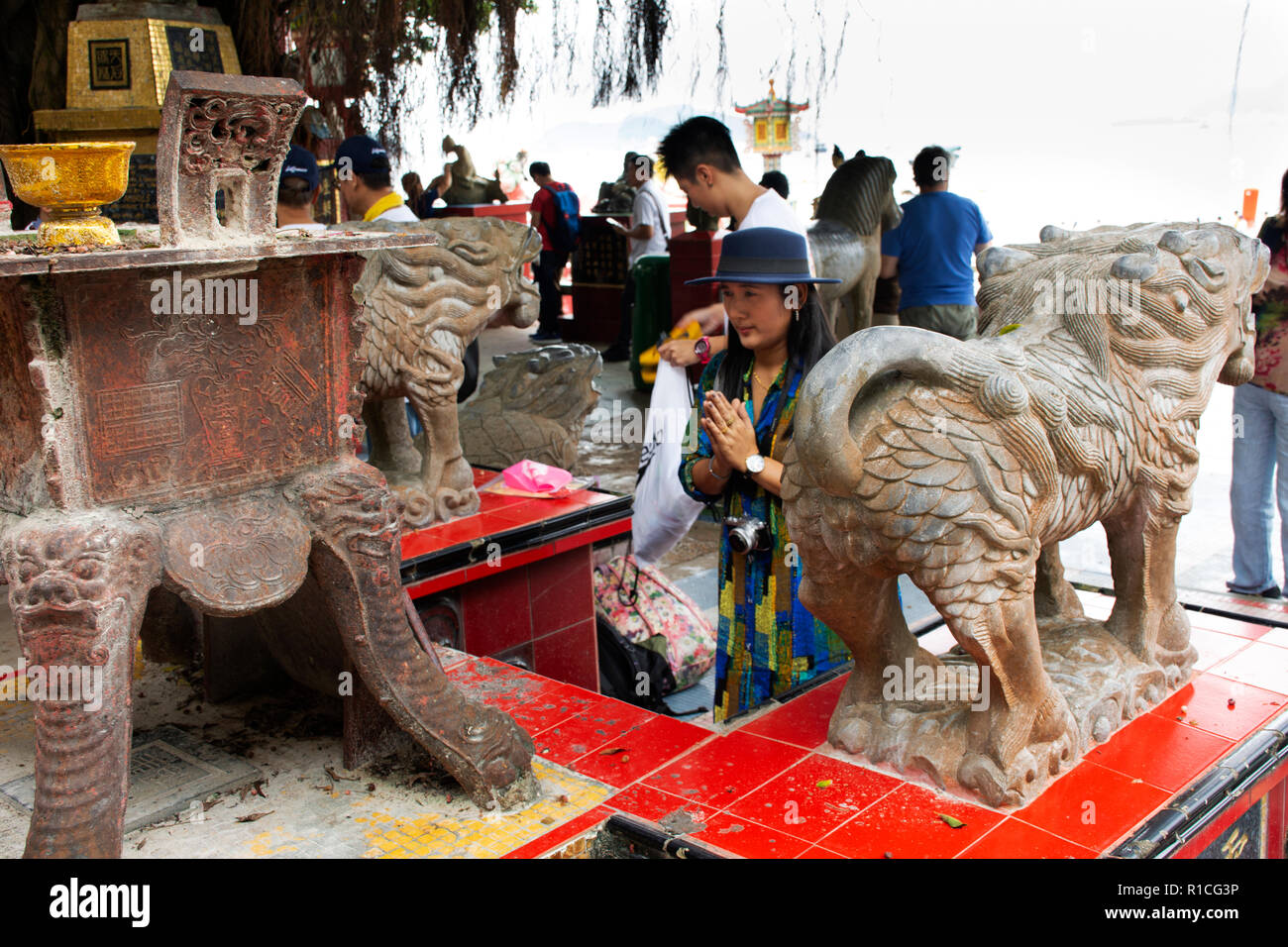 Kwun yam temple at repulse bay hi-res stock photography and images - Alamy