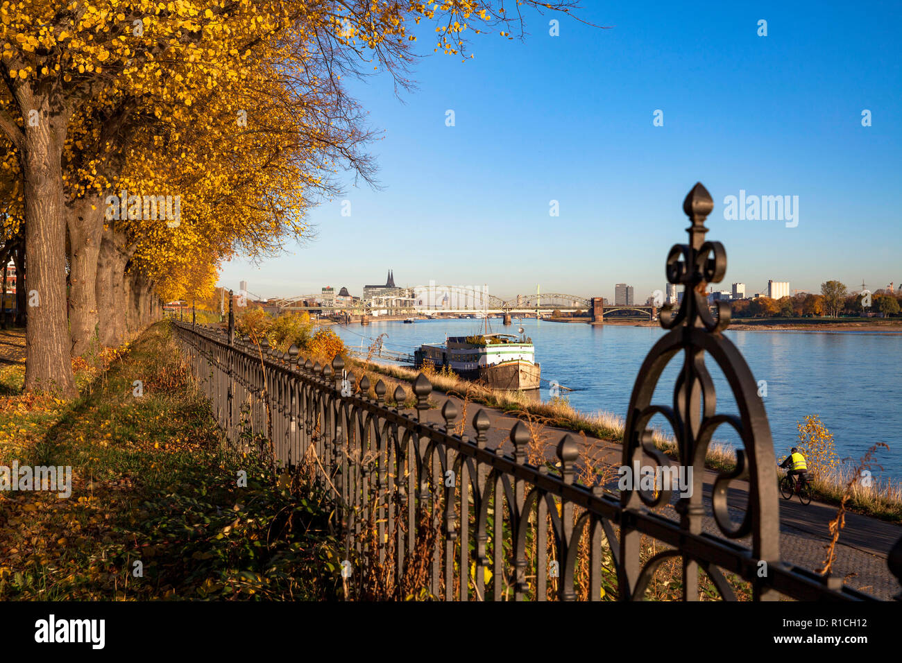 Rheinufer hi-res stock photography and images - Alamy