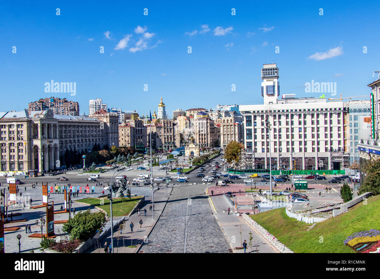 Independence Square maidan nezalezhnosti city center Kiev Ukraine 06.11 ...
