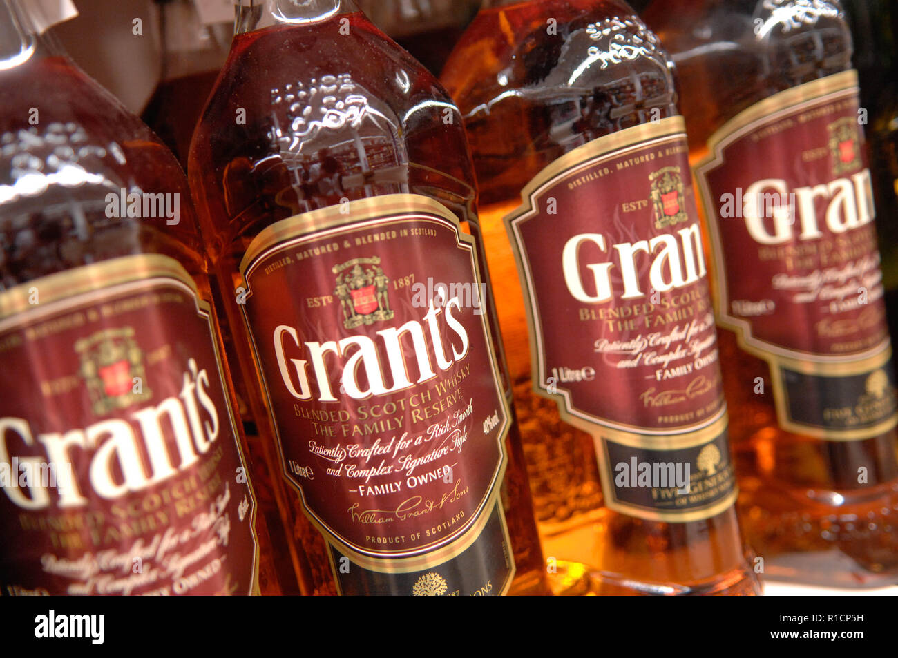 Grants blended scotch whisky hi-res stock photography and images - Alamy