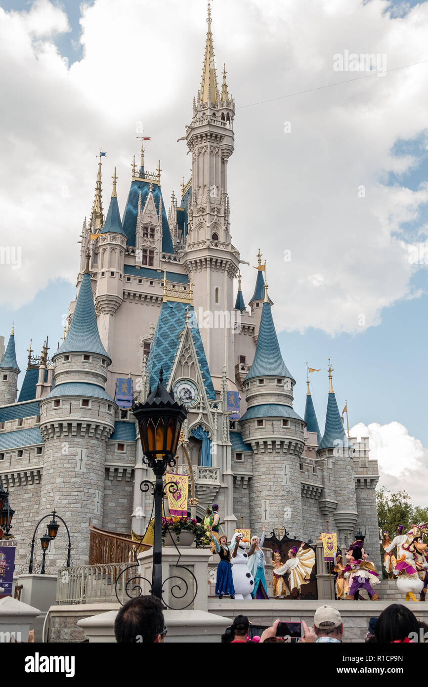 APRIL 25, 2018 - ORLANDO, FLORIDA: DISNEY CHARACTERS PERFORM SHOW AT ...