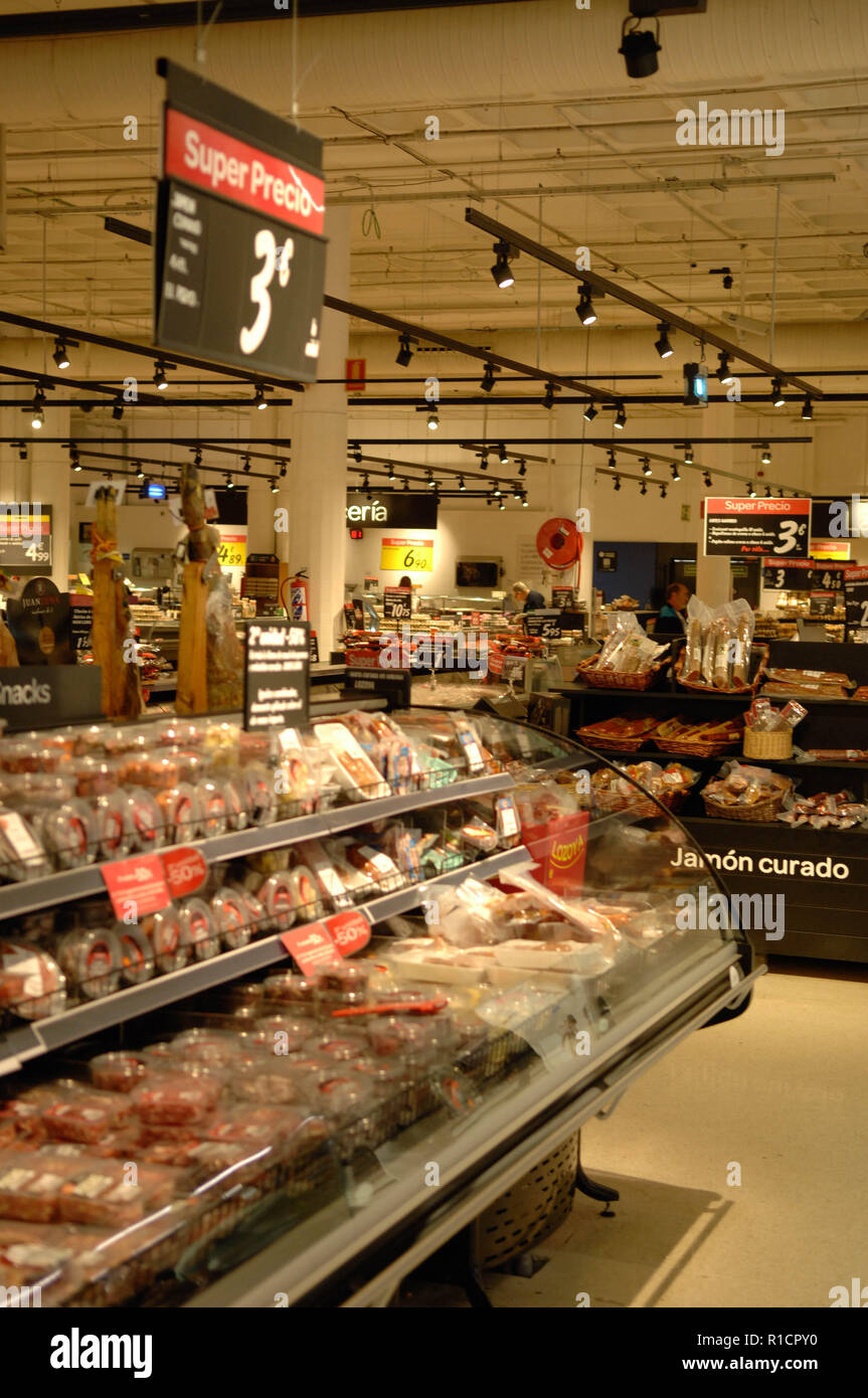 Butchers section hi-res stock photography and images - Alamy