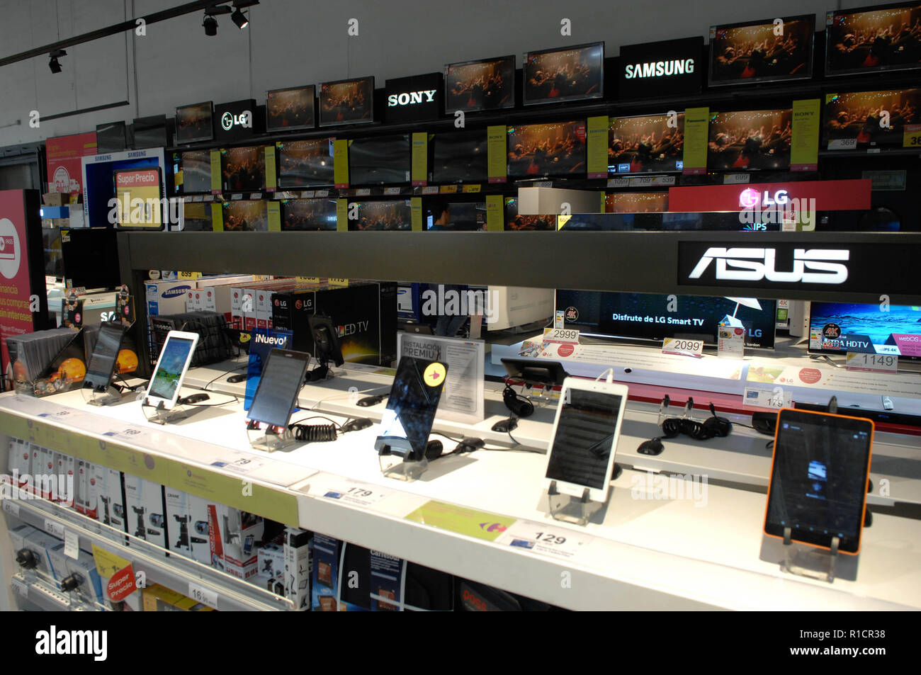 Asus laptops hi-res stock photography and images - Alamy