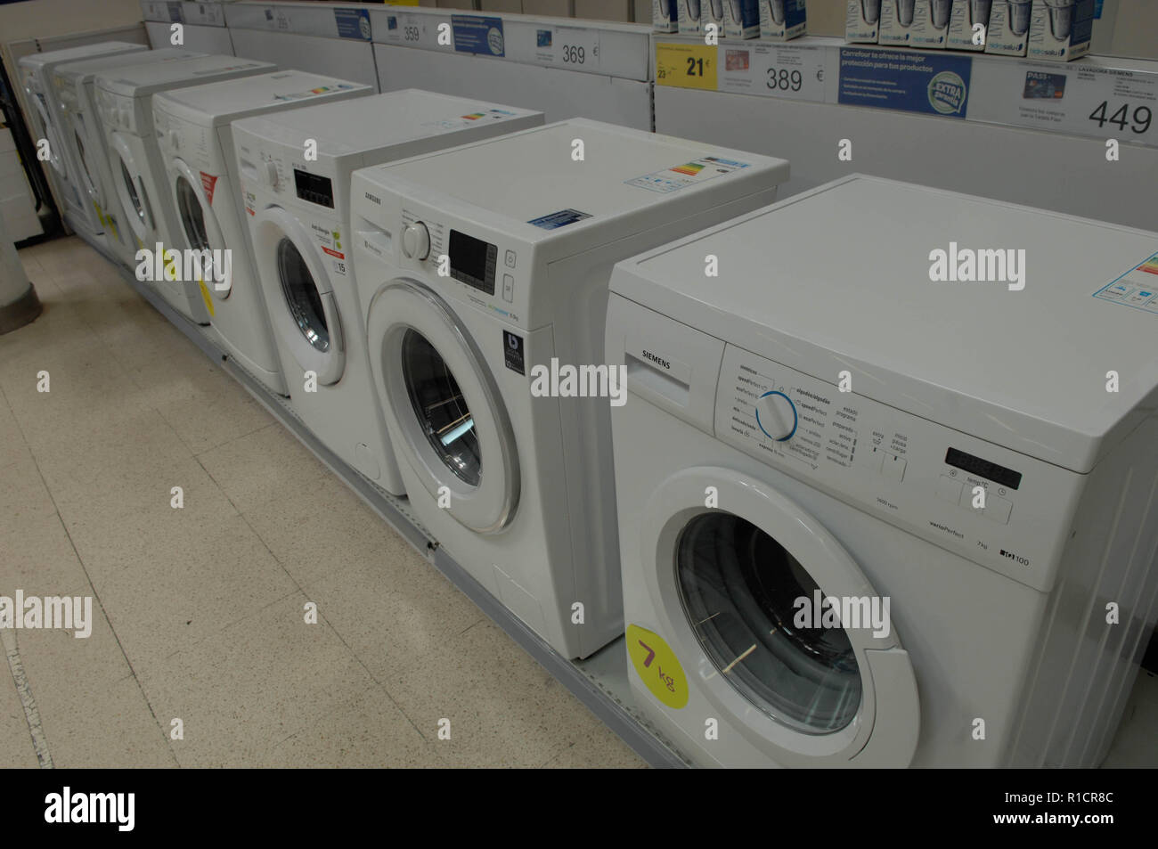 Dirty samsung hi-res stock photography and images - Alamy