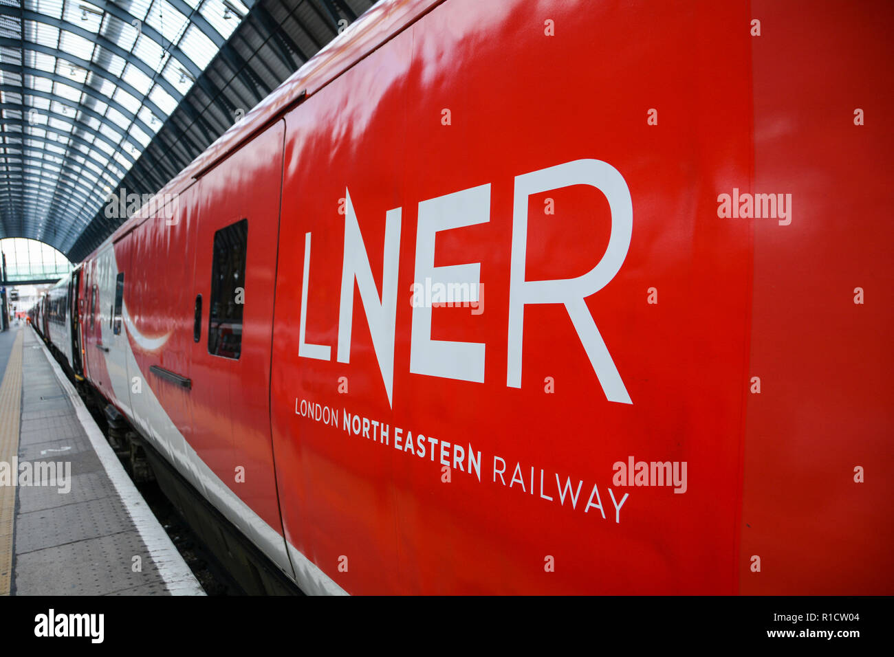 London and north eastern railway logo hi-res stock photography and ...