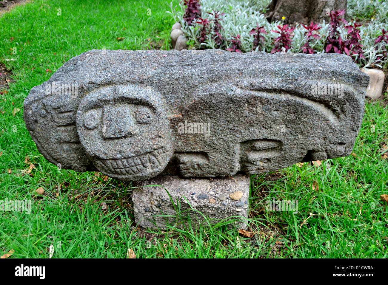 Inca face sculpture in peruvian hi-res stock photography and images - Alamy
