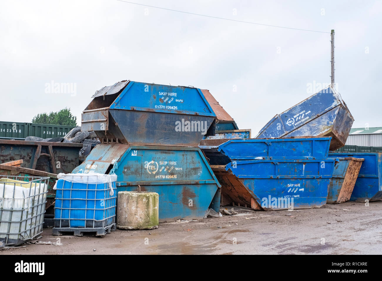 Empty container containers hi-res stock photography and images - Alamy