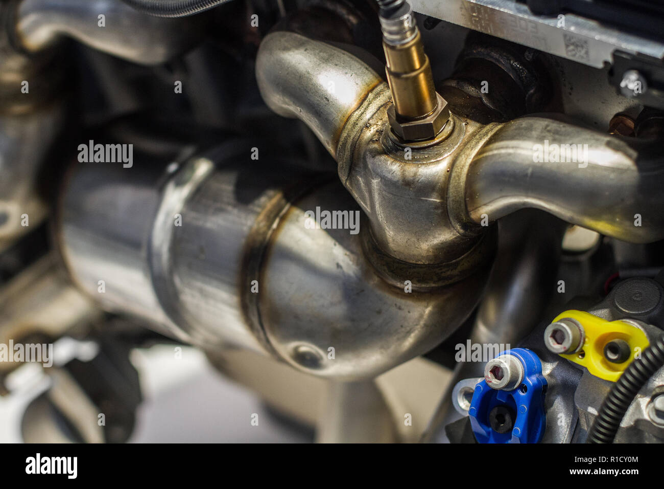Repair exhaust pipe work hi-res stock photography and images - Alamy