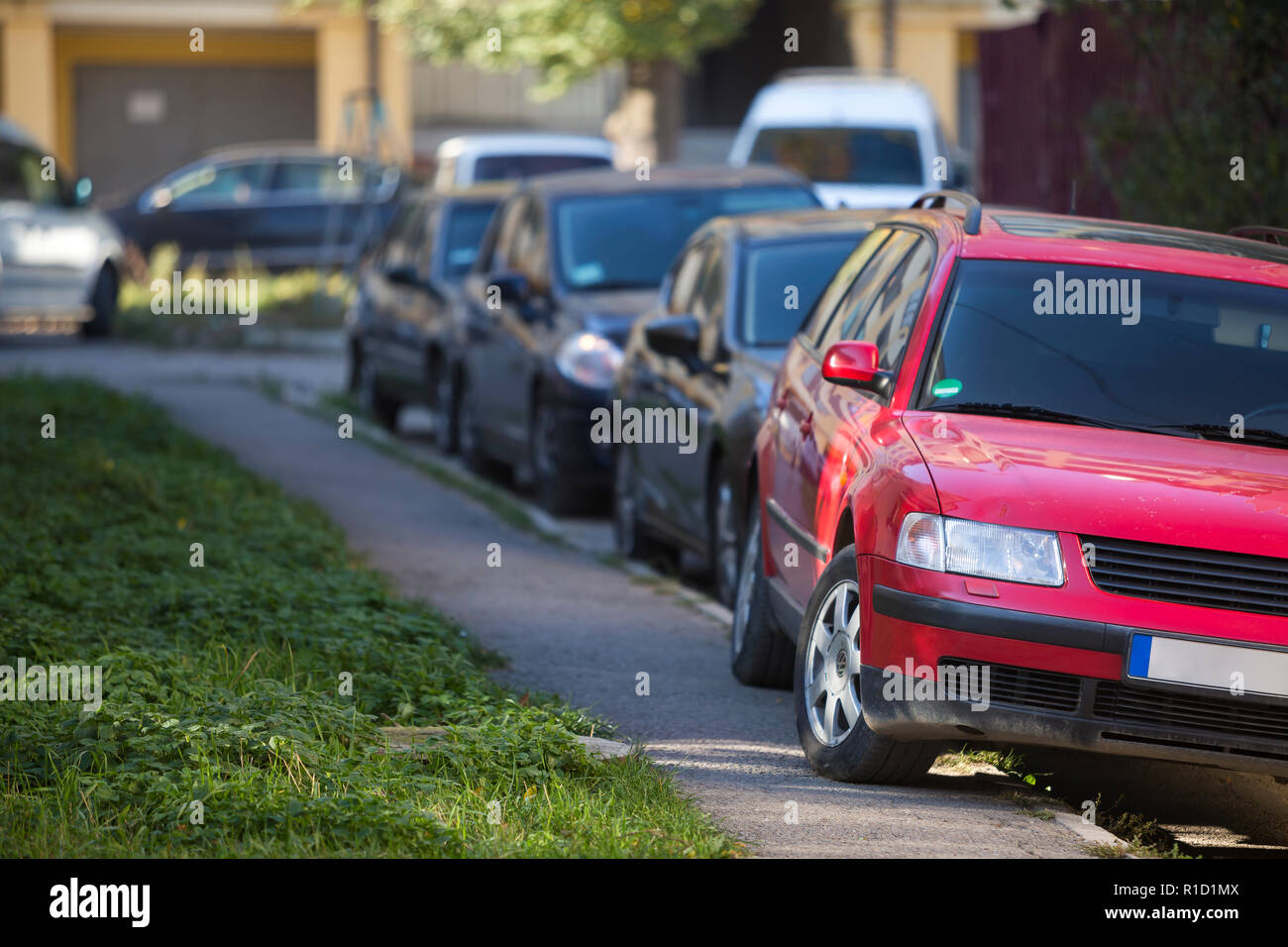Car parking along the roadside hi-res stock photography and images - Alamy
