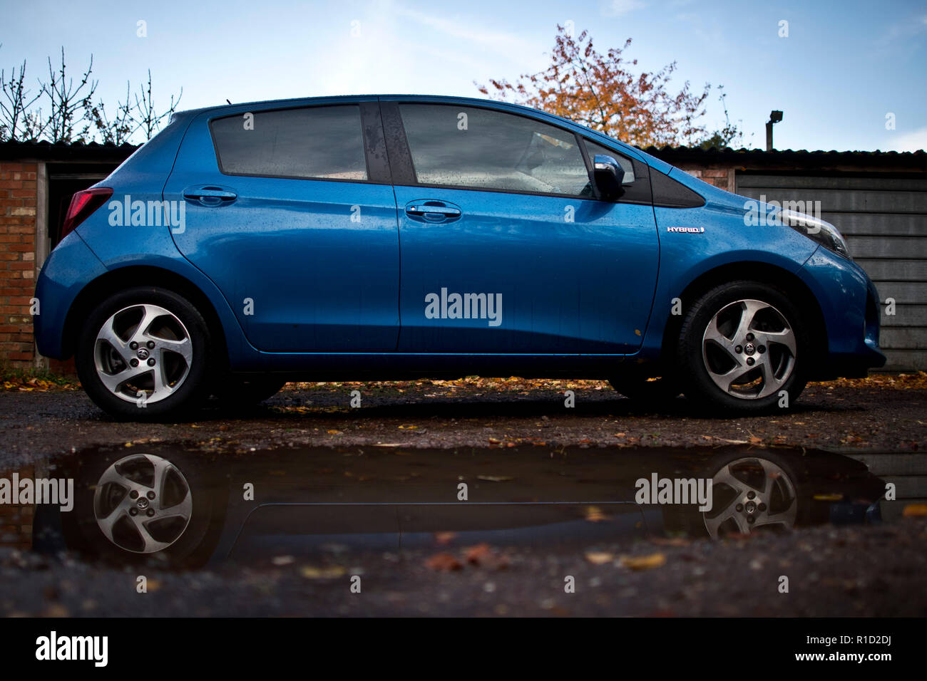 Toyota yaris blue hi-res stock photography and images - Alamy
