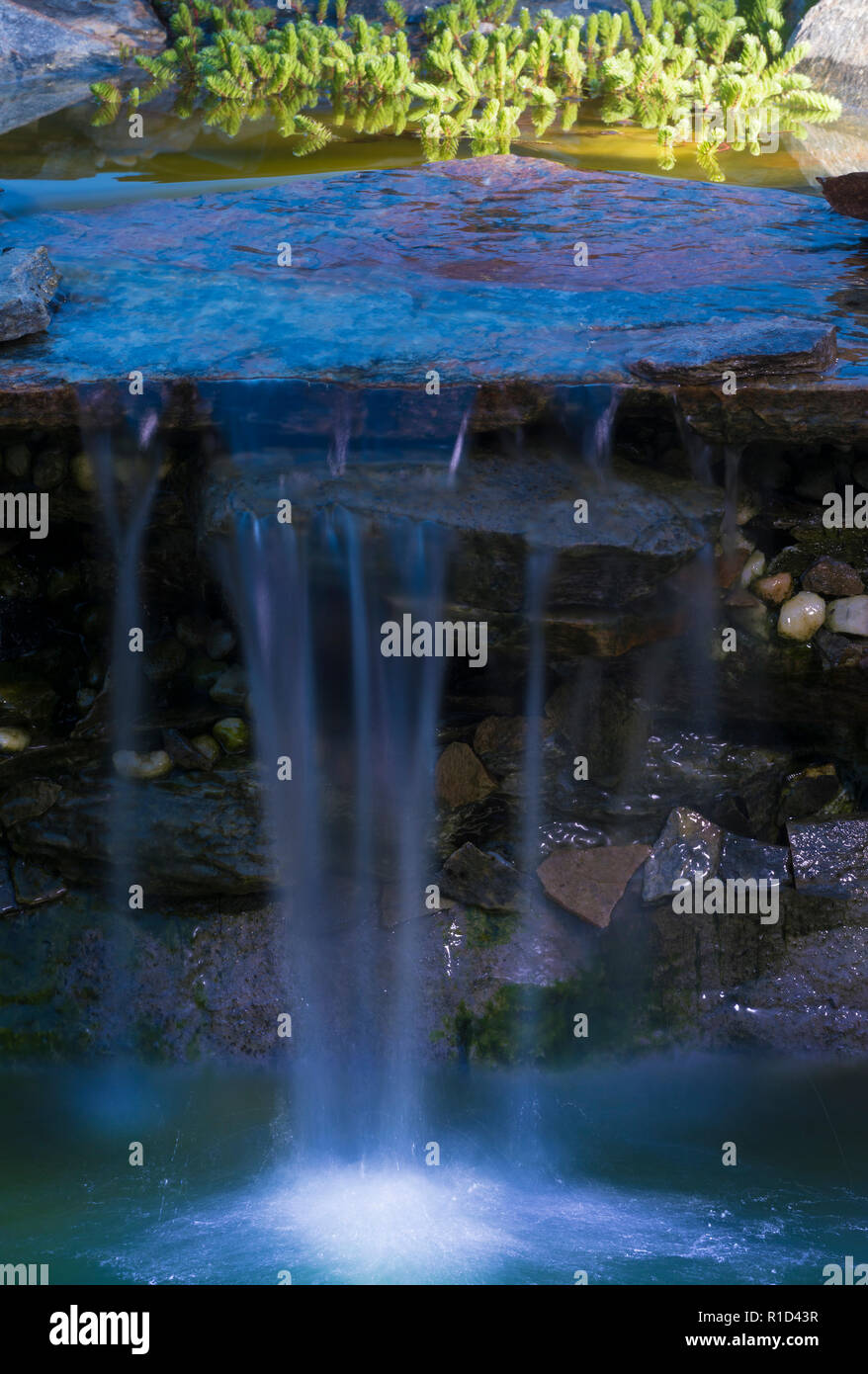 Water falling off hi-res stock photography and images - Alamy